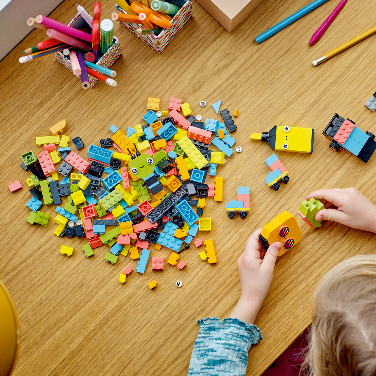 LEGO® Classic Kreativ lek med neonfarger - Lekolar Norge